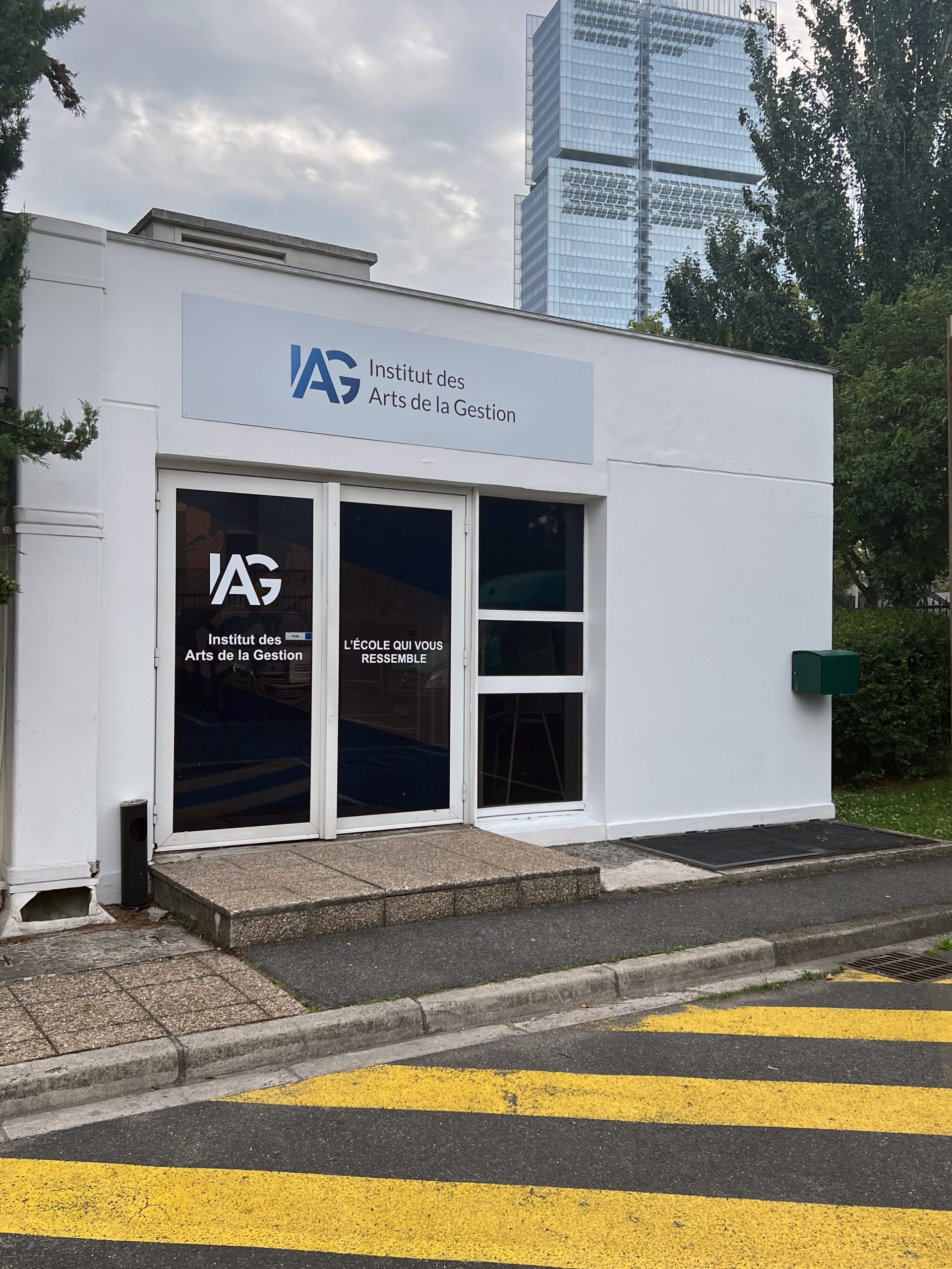 IAG Paris - École de commerce en alternance à Paris